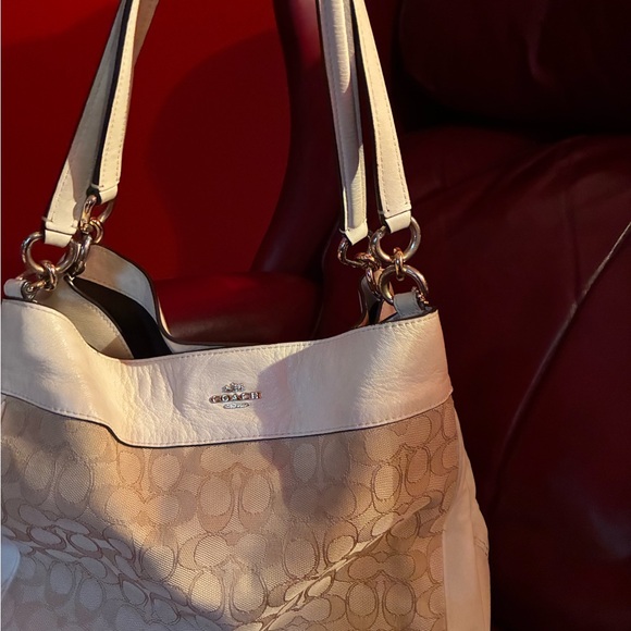 Coach | Bags | Coach Cream And White Shoulder Bag With Signature Design ...